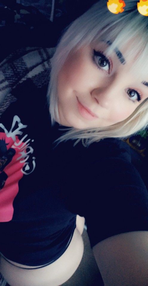 [F] give me a huge hug from behind and kiss my neck in the morning daddy | Scrolller