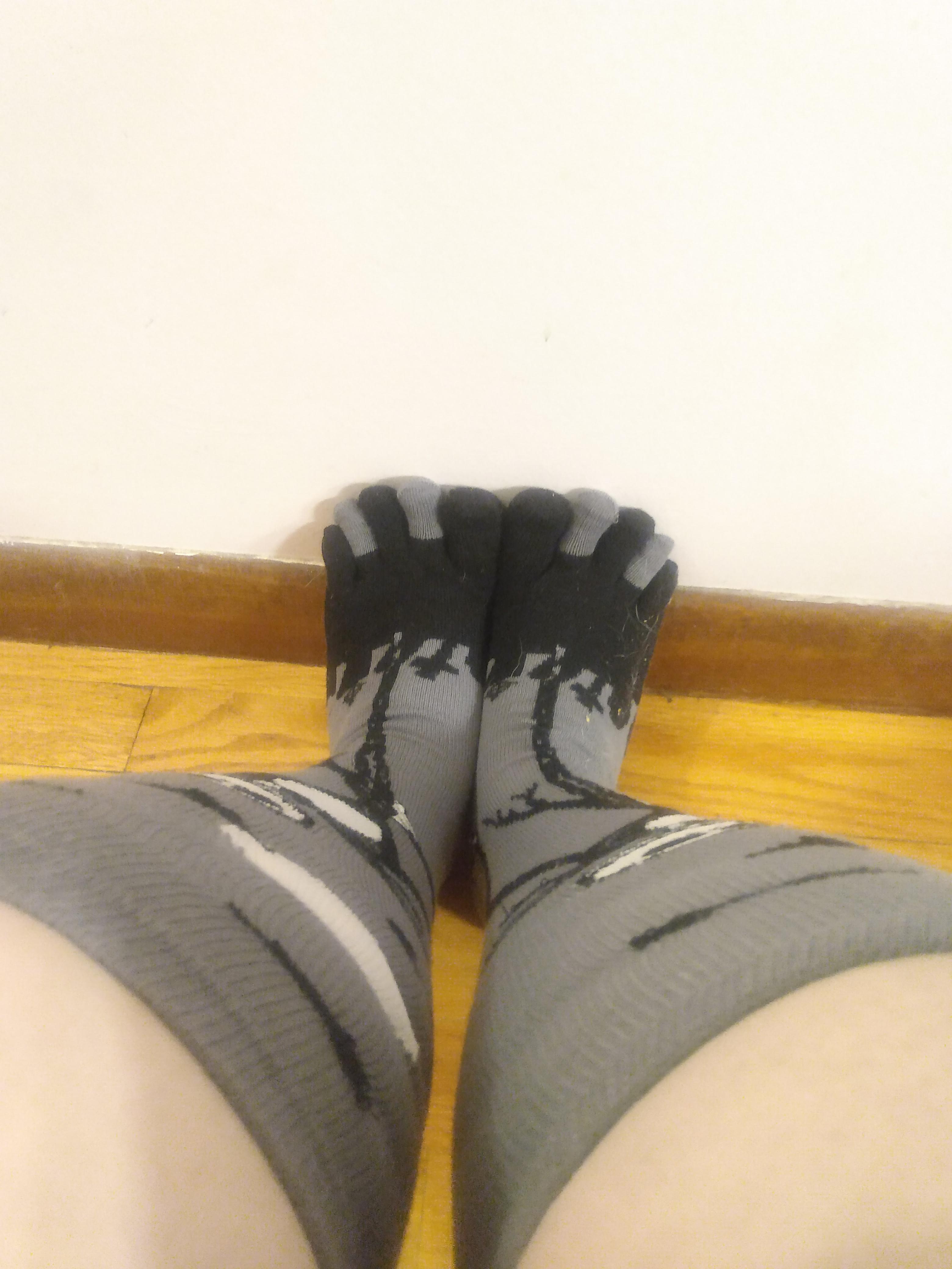 [F] Toes Out Tuesday! Is that a thing? It should be... | Scrolller