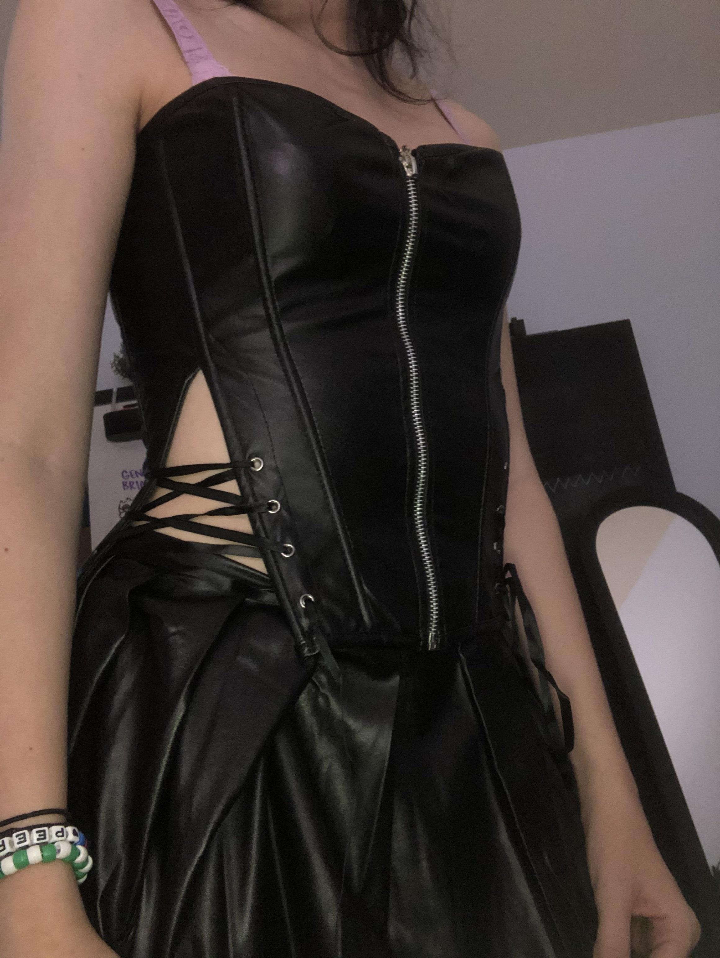 [F18] like my new corset? | Scrolller