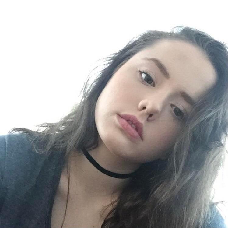 Simple choker | Scrolller