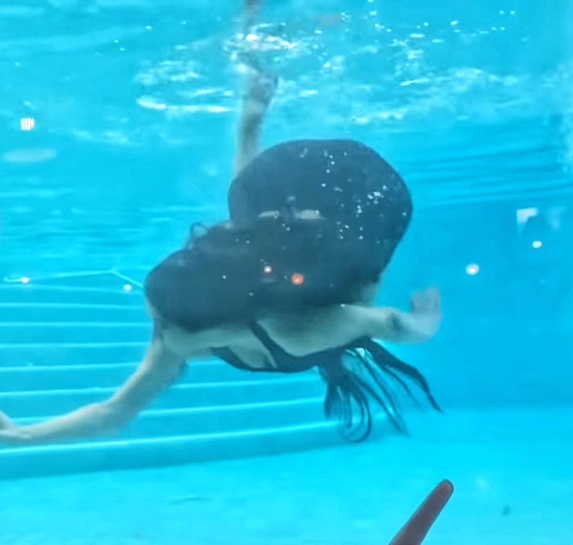 Face Down Ass Up 😉 Scrolller