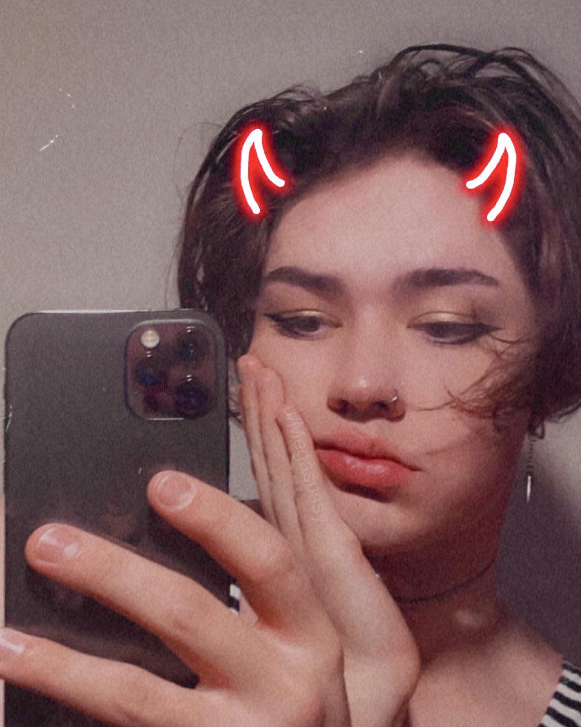 face reveal!!! even tho this is already my pfp haha ️😊 | Scrolller