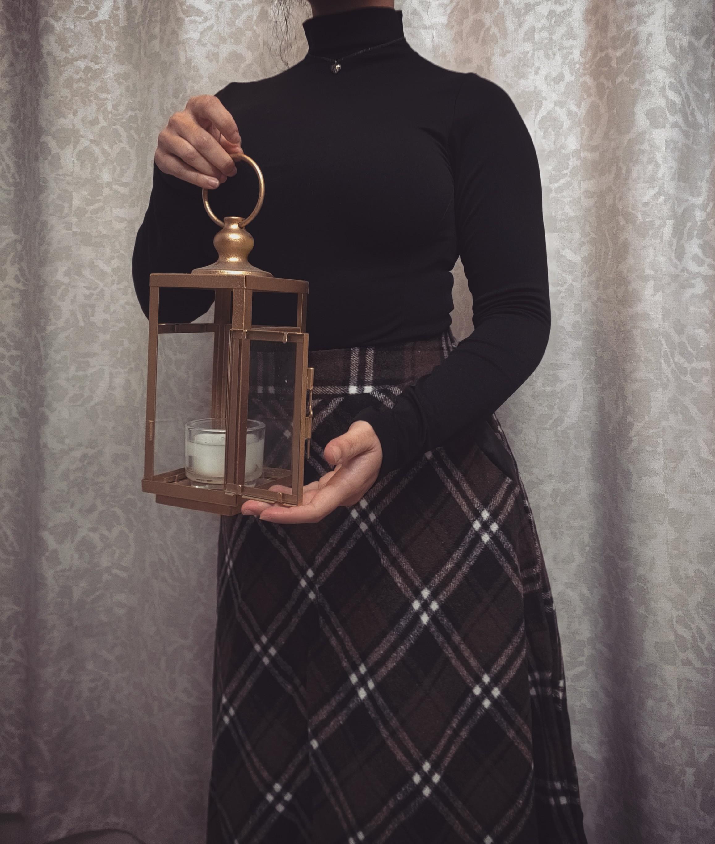 Fall themed outfit idea ft. My lantern prop. | Scrolller