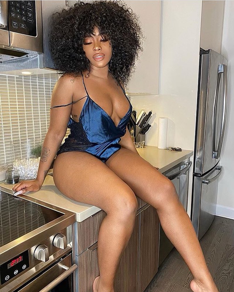 Famous Girl 🧿 (@famousgirlxo) | Scrolller