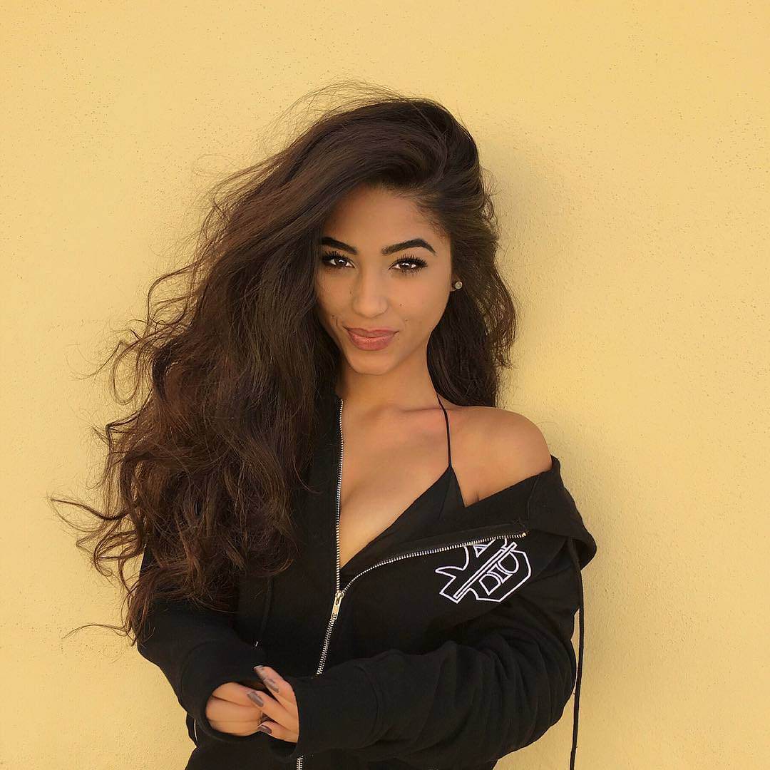 Farah Abad (@farahdivaaa) | Scrolller