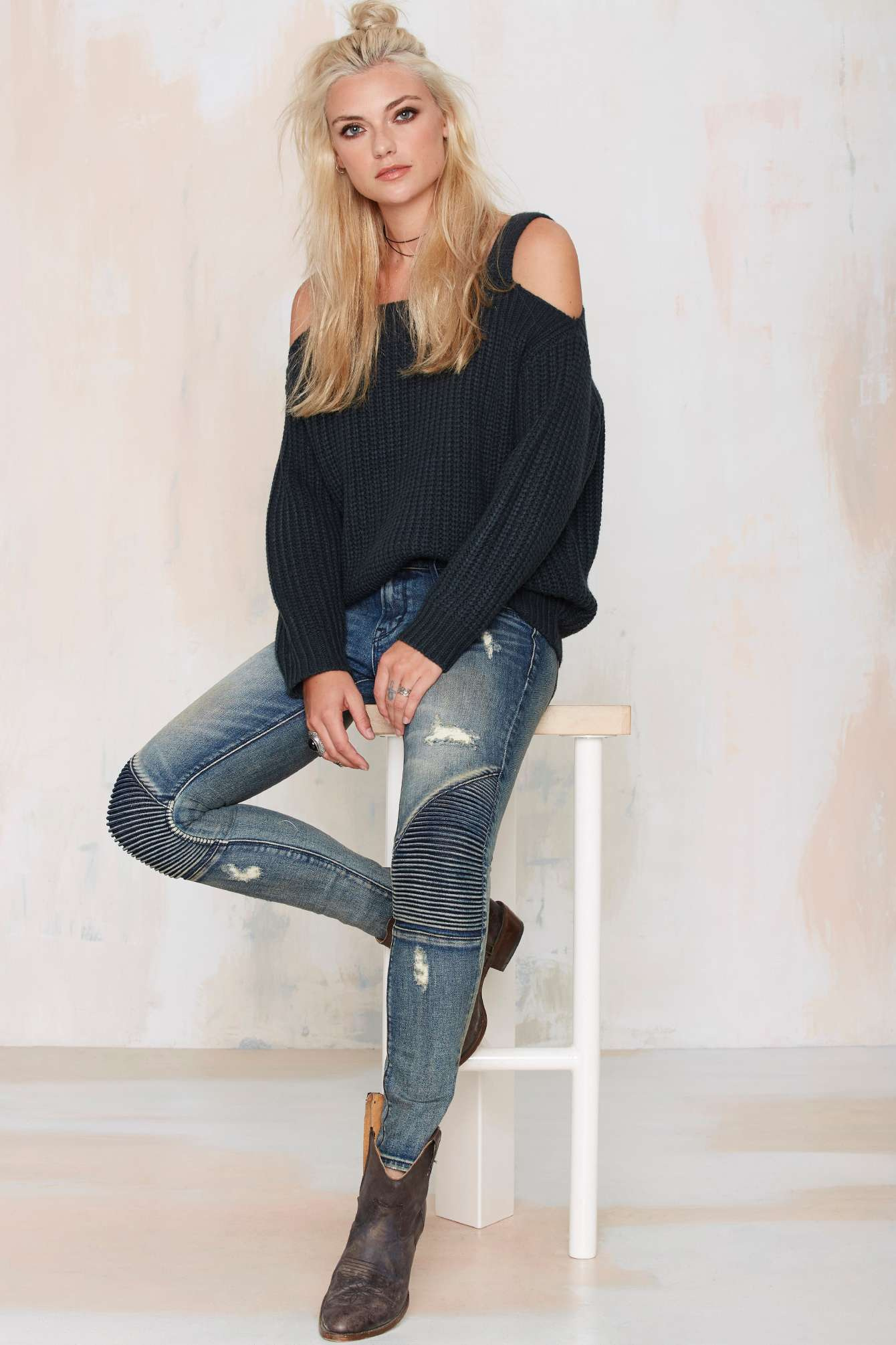 Farah Holt | Scrolller