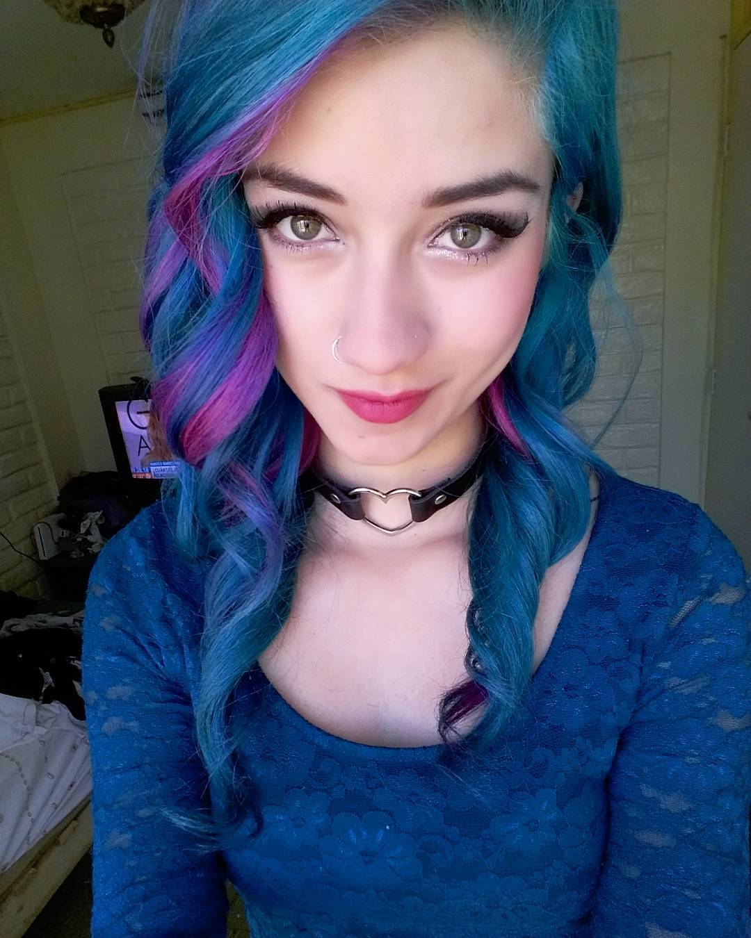 Fay with choker. | Scrolller