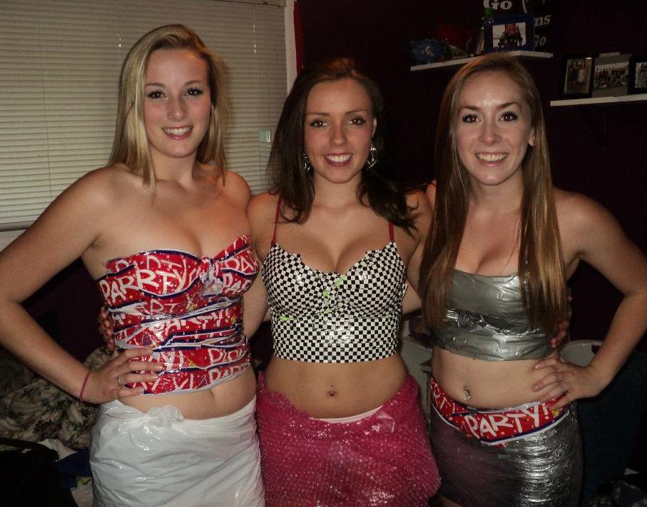 [FB] Busting out the cleavage | Scrolller