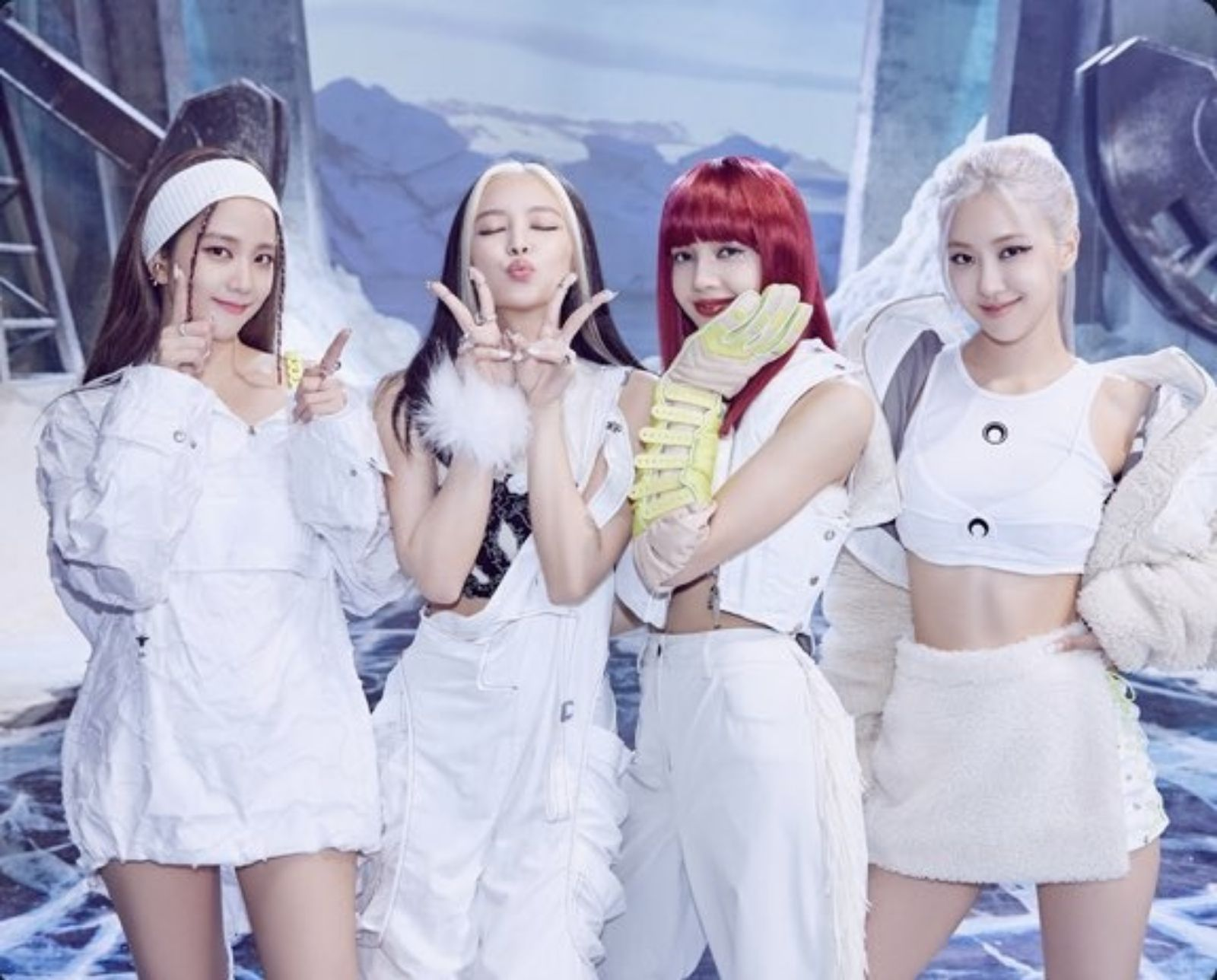 Feed me Blackpink | Scrolller