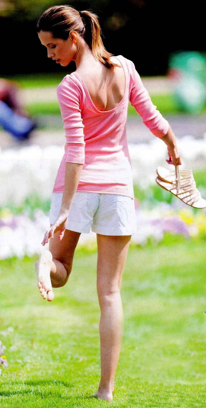 Feel the grass | Scrolller