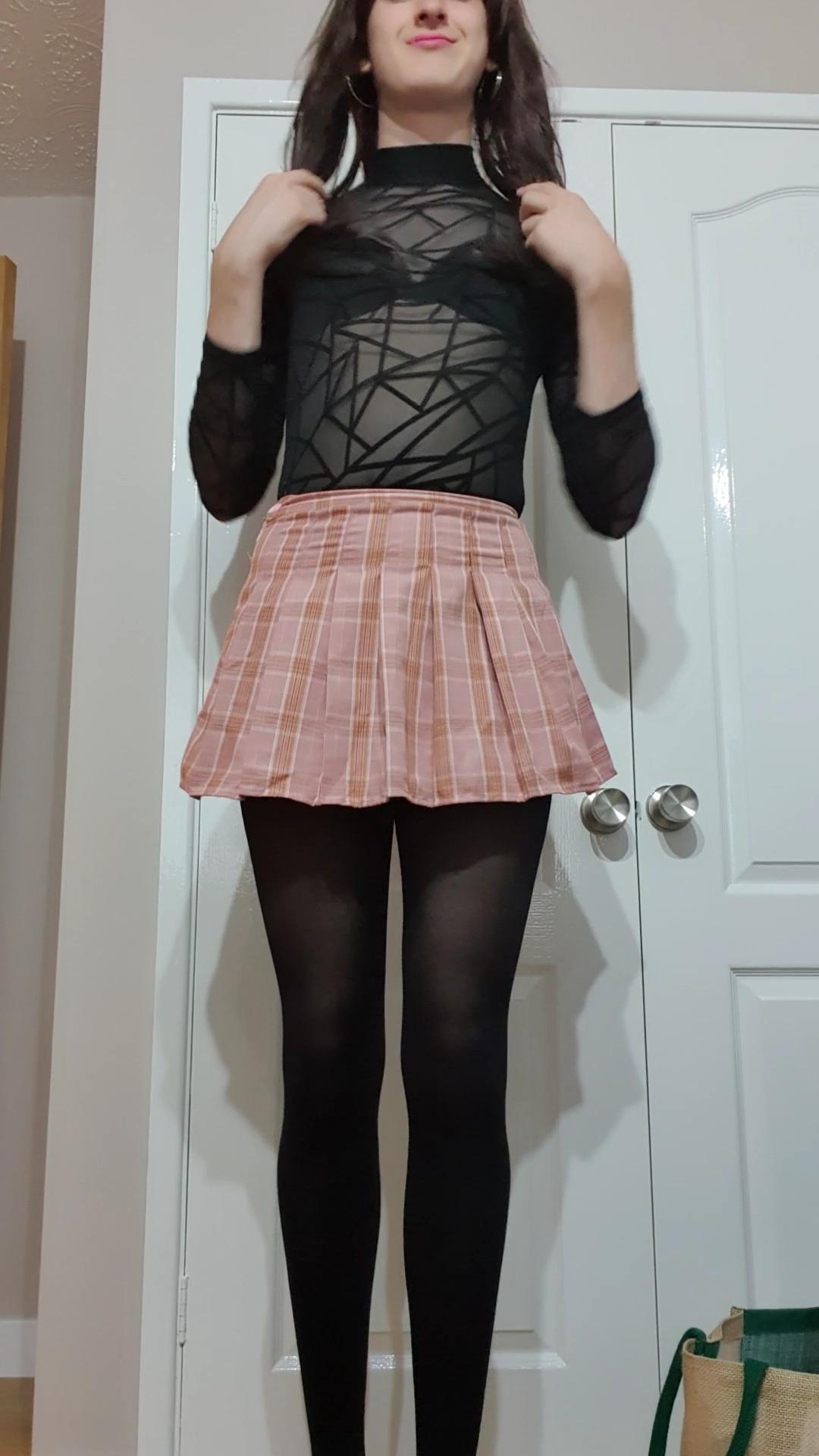 Feelin hot and slutty x | Scrolller