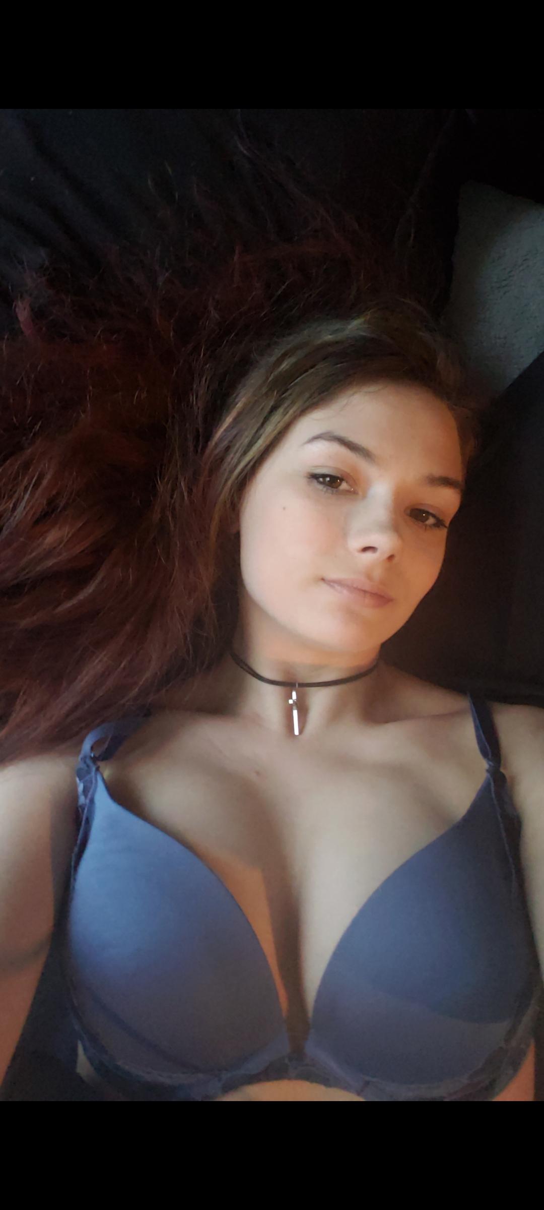 Feeling cute in this bra | Scrolller