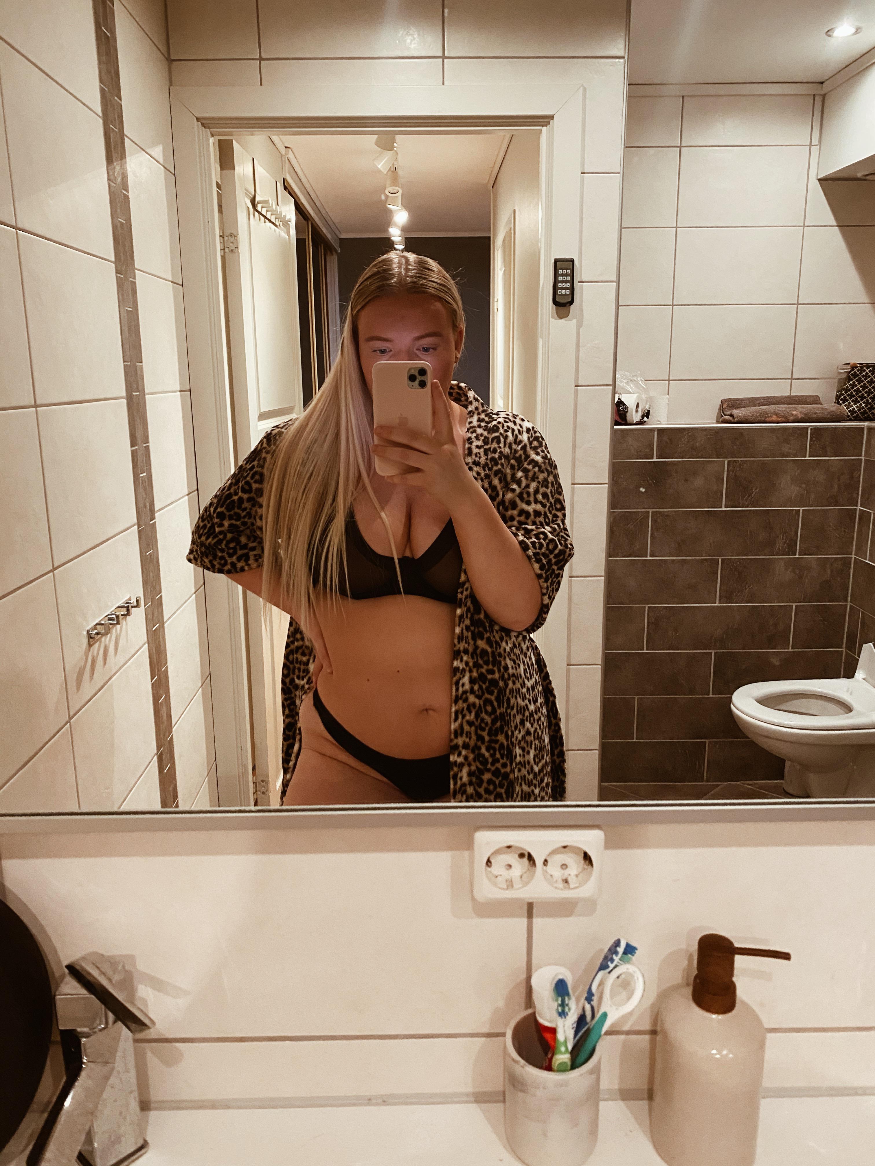 feeling cute might delete later🤪 | Scrolller