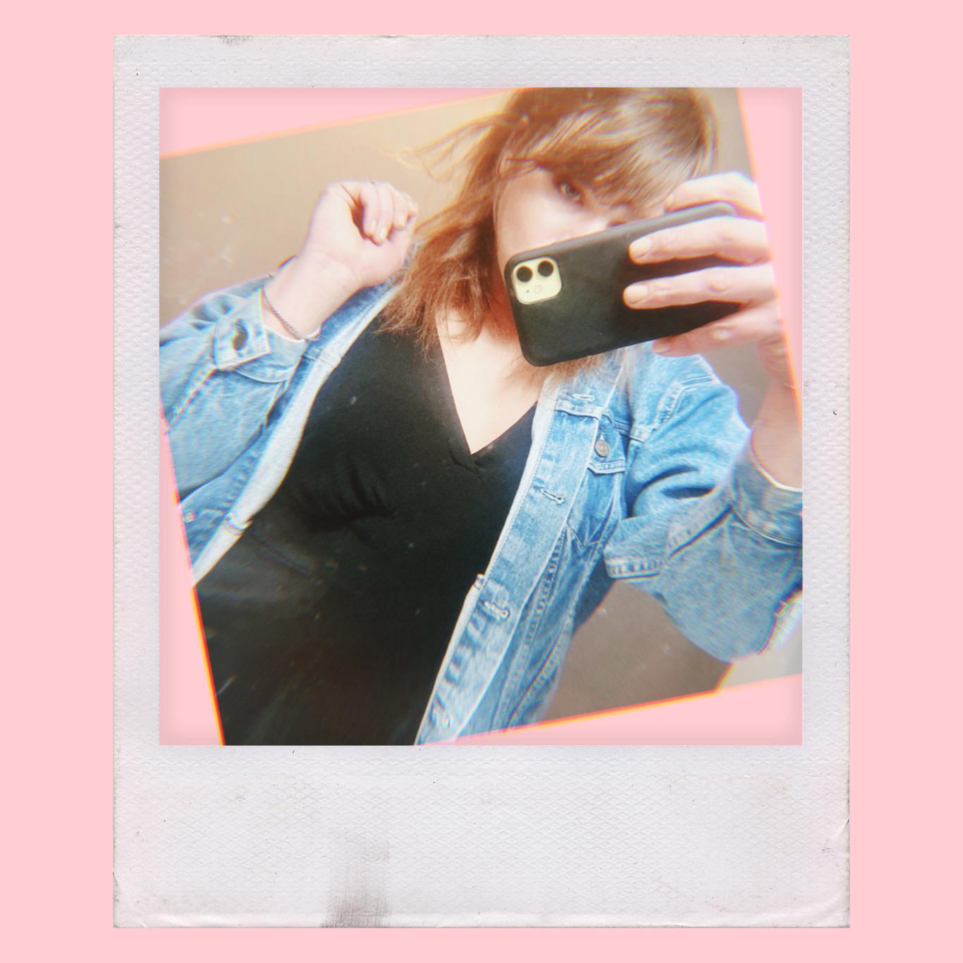 Feeling extra 💕💋 | Scrolller