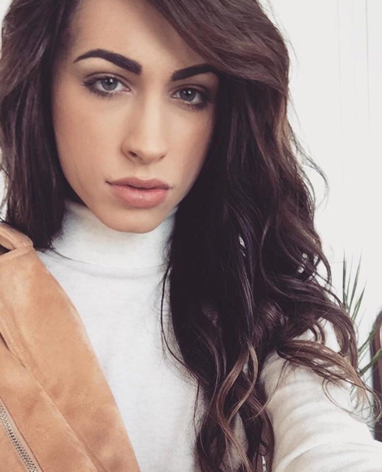 Feeling glamorous 💅🏼 | Scrolller