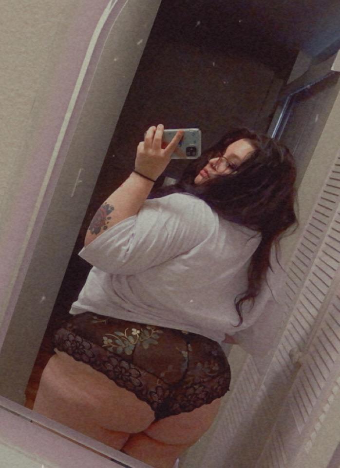 Feeling hot🔥 | Scrolller