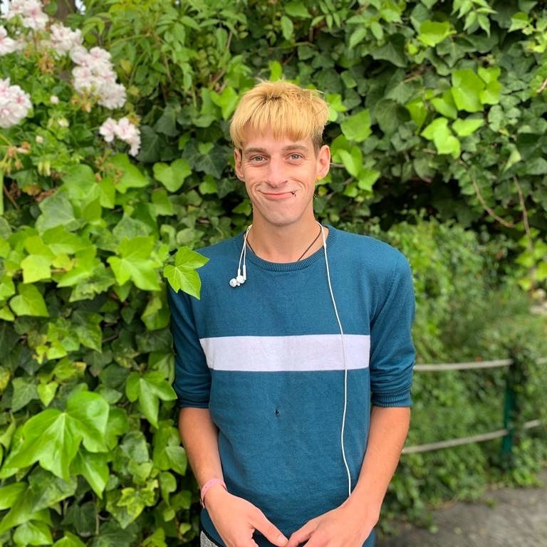 Feeling mischievous 😁 | Scrolller