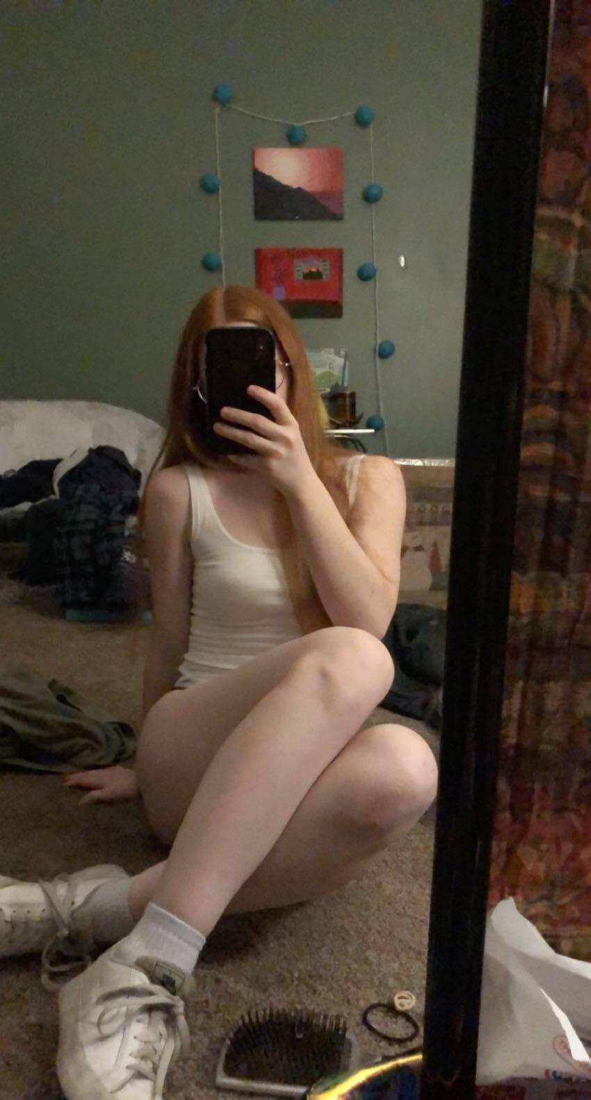 Feeling petite [self] | Scrolller