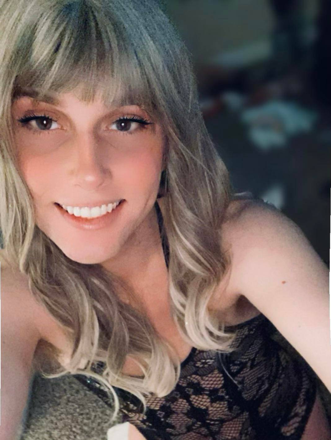 Feeling pretty and girly 🥰 | Scrolller