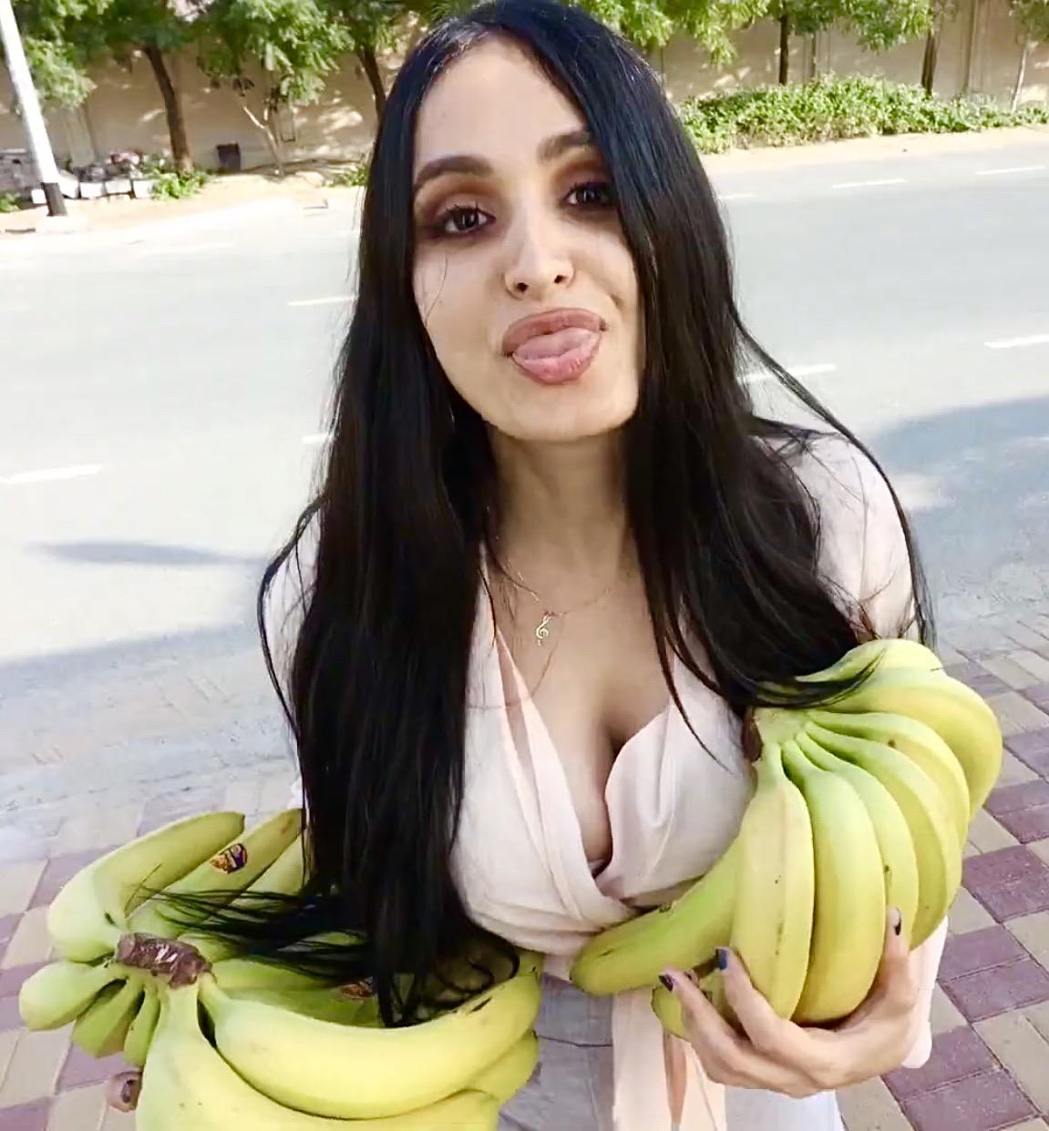 Feeling thirsty yet? Maybe i can undo some more buttons? 🍐 peek a boo 🍋🍈🍐 | Scrolller