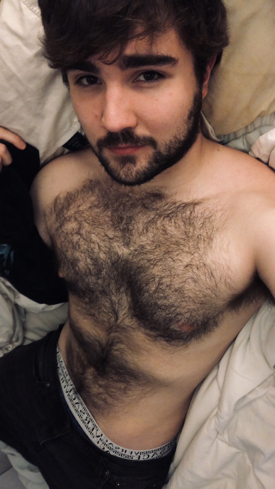 Feels good to strip down after a long day. x | Scrolller