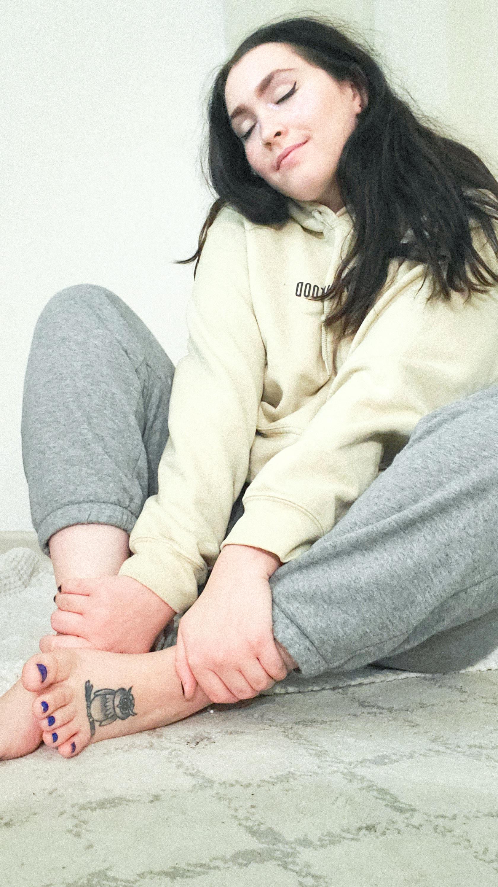 Feet are even cute in sweatpants | Scrolller