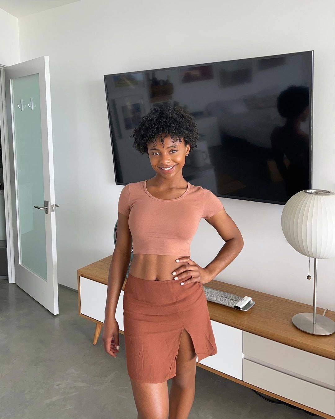 Felt cute in my brownie crop top | Scrolller