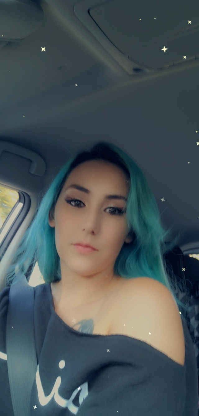 Felt pretty so took a quick selfie at a stoplight 😊 | Scrolller