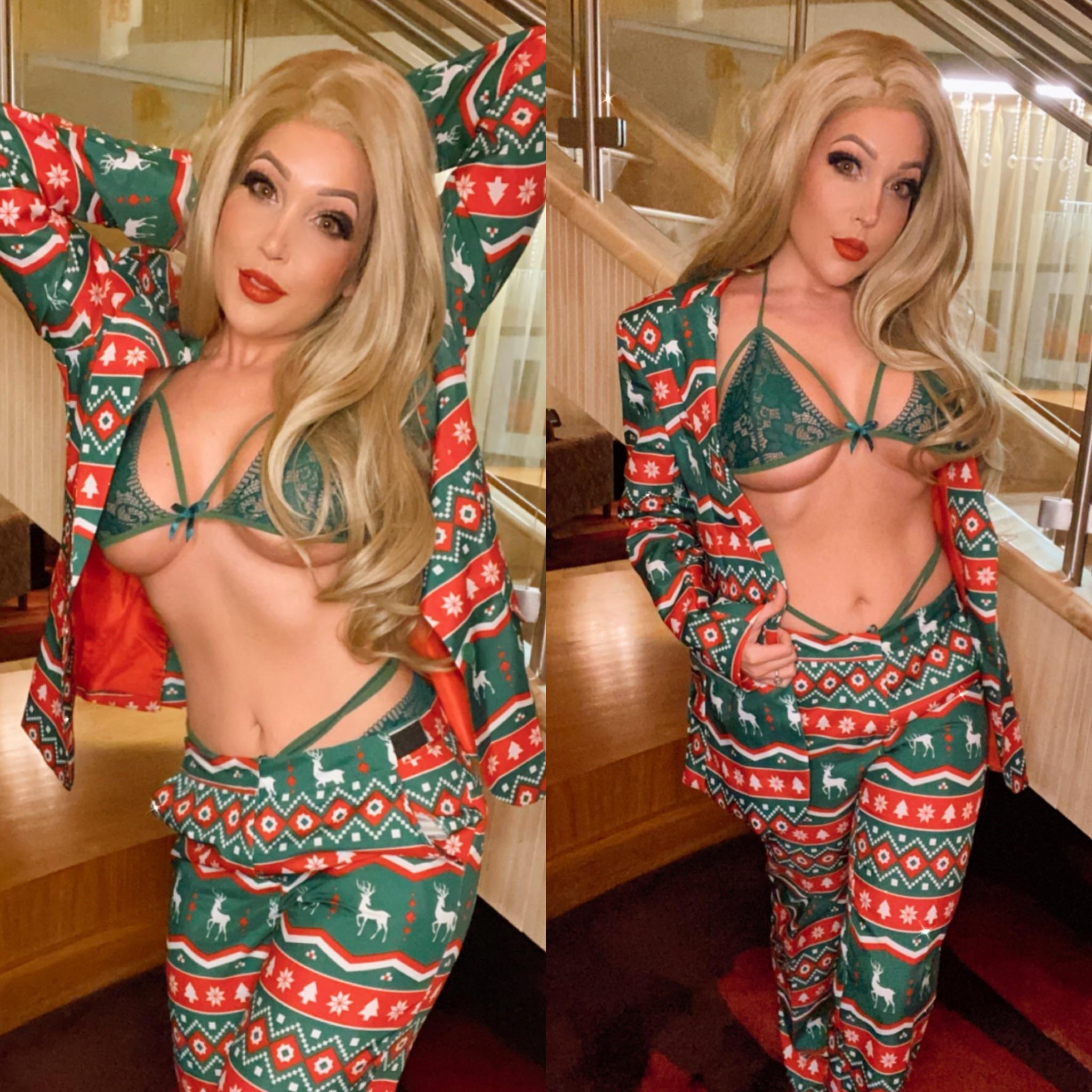 Festive suit | Scrolller