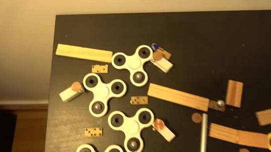 Fidget Spinner Rube Goldberg | Scrolller