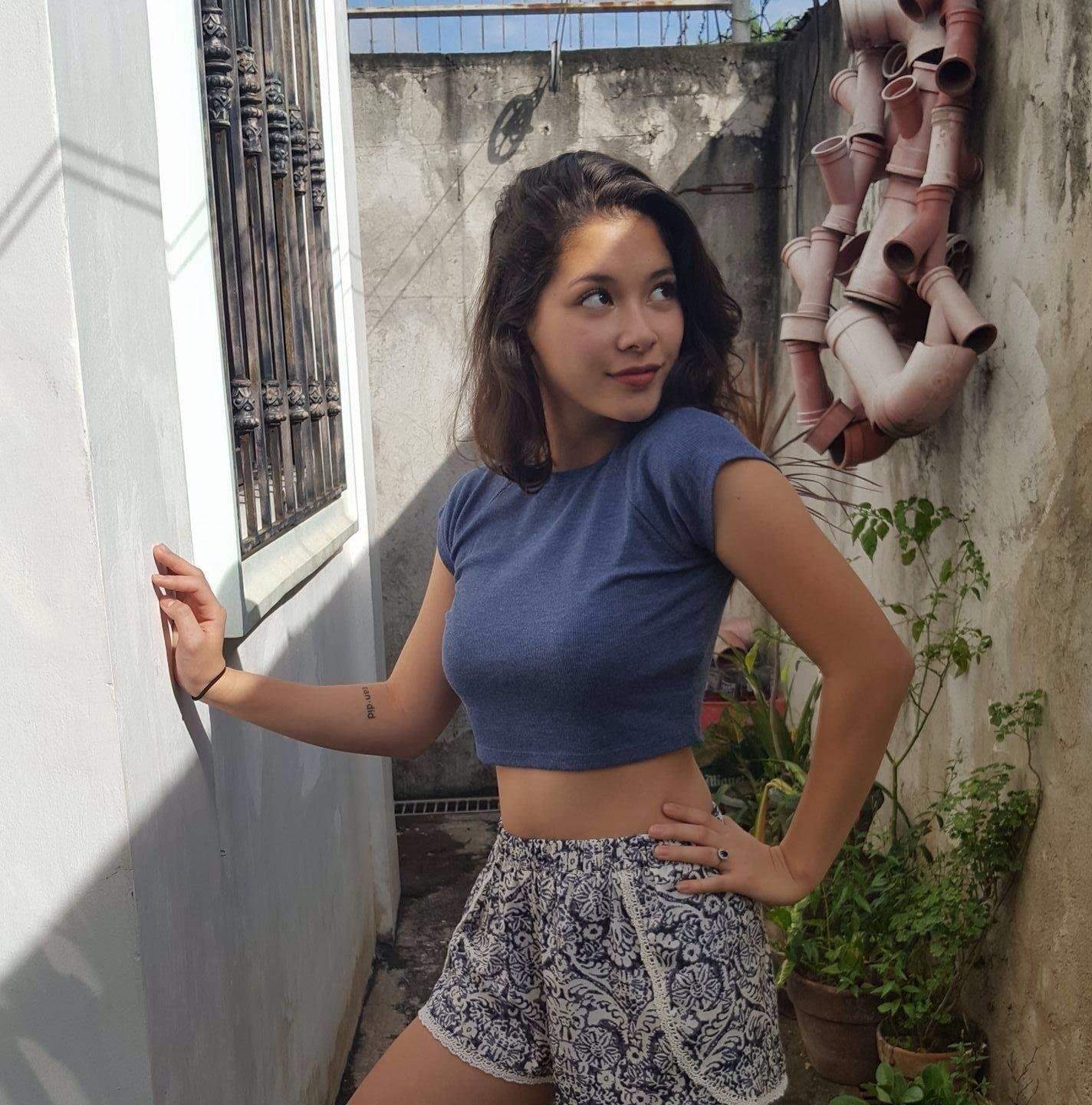 Filipina / Caucasian | Scrolller