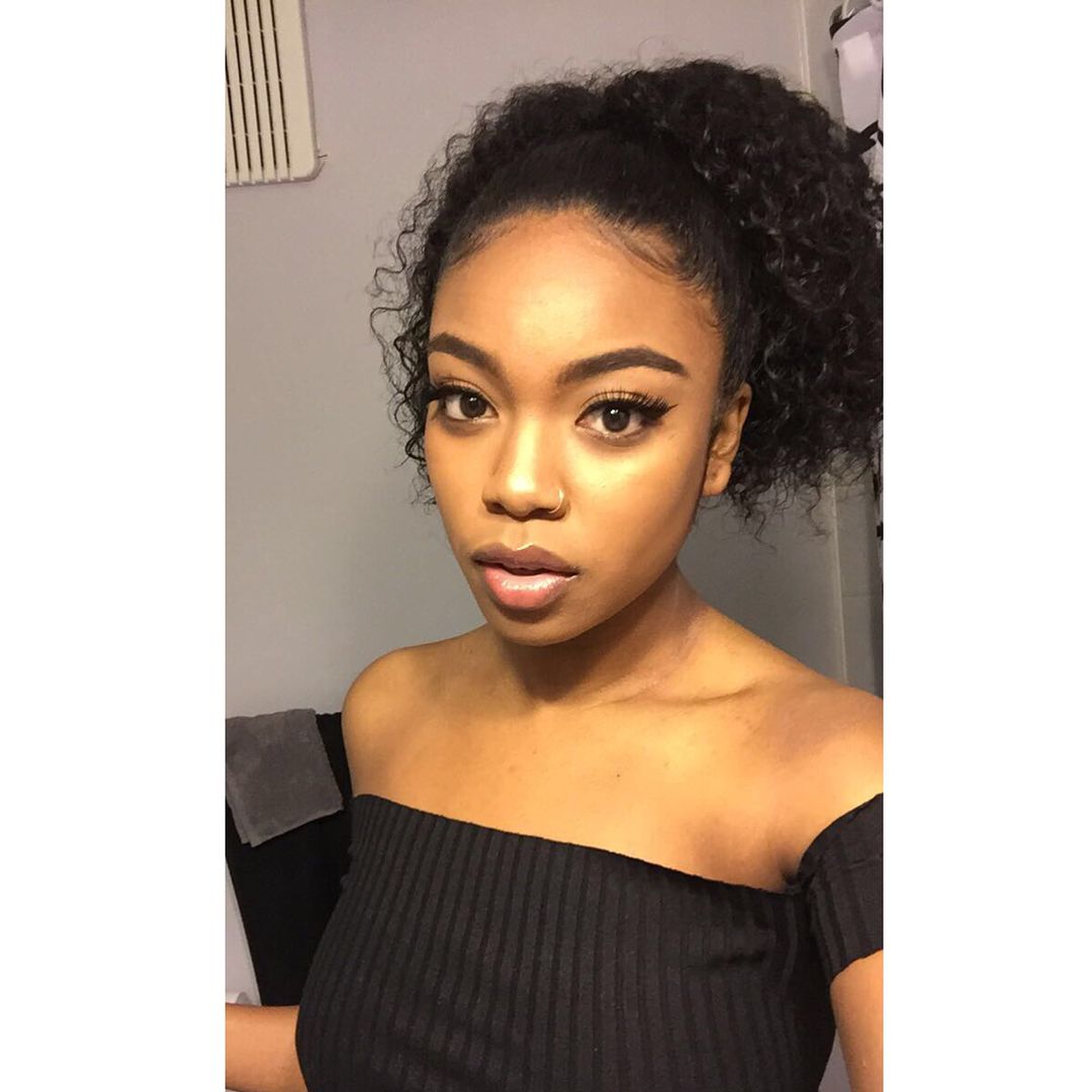 Filipina Guyanese Scrolller