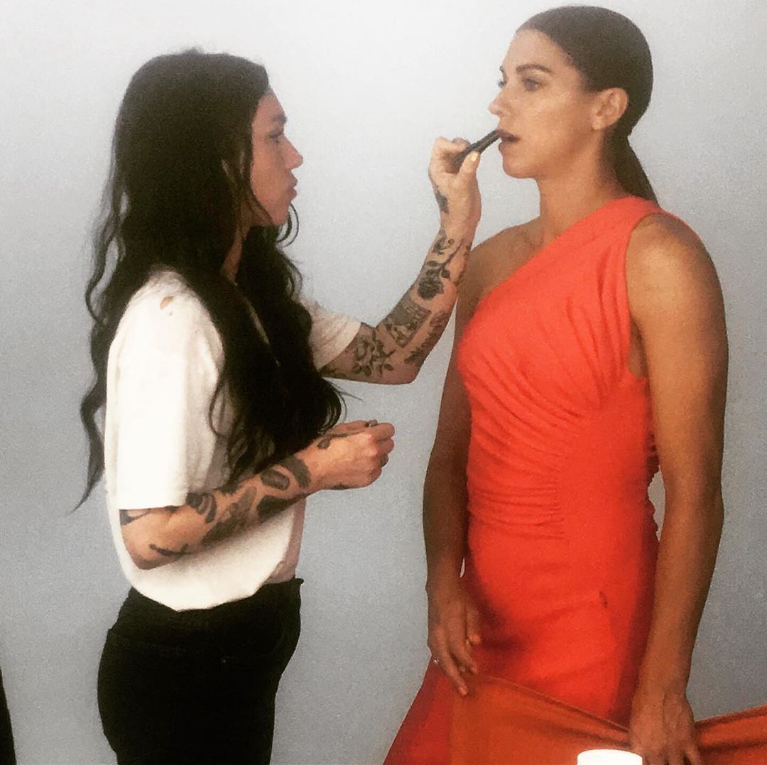 Final touch | Scrolller