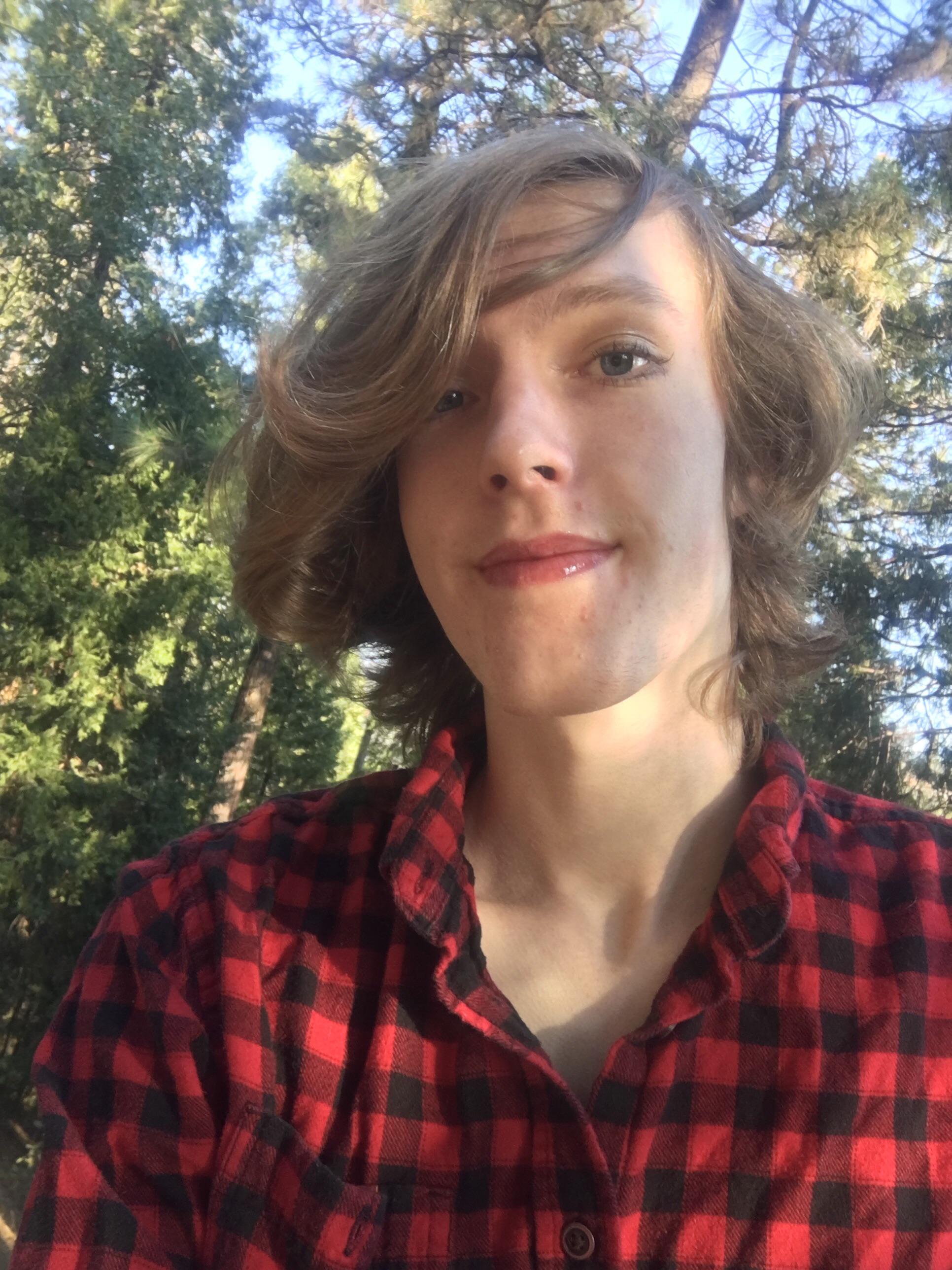 finally-cold-enough-to-wear-my-lesbian-plaids-scrolller