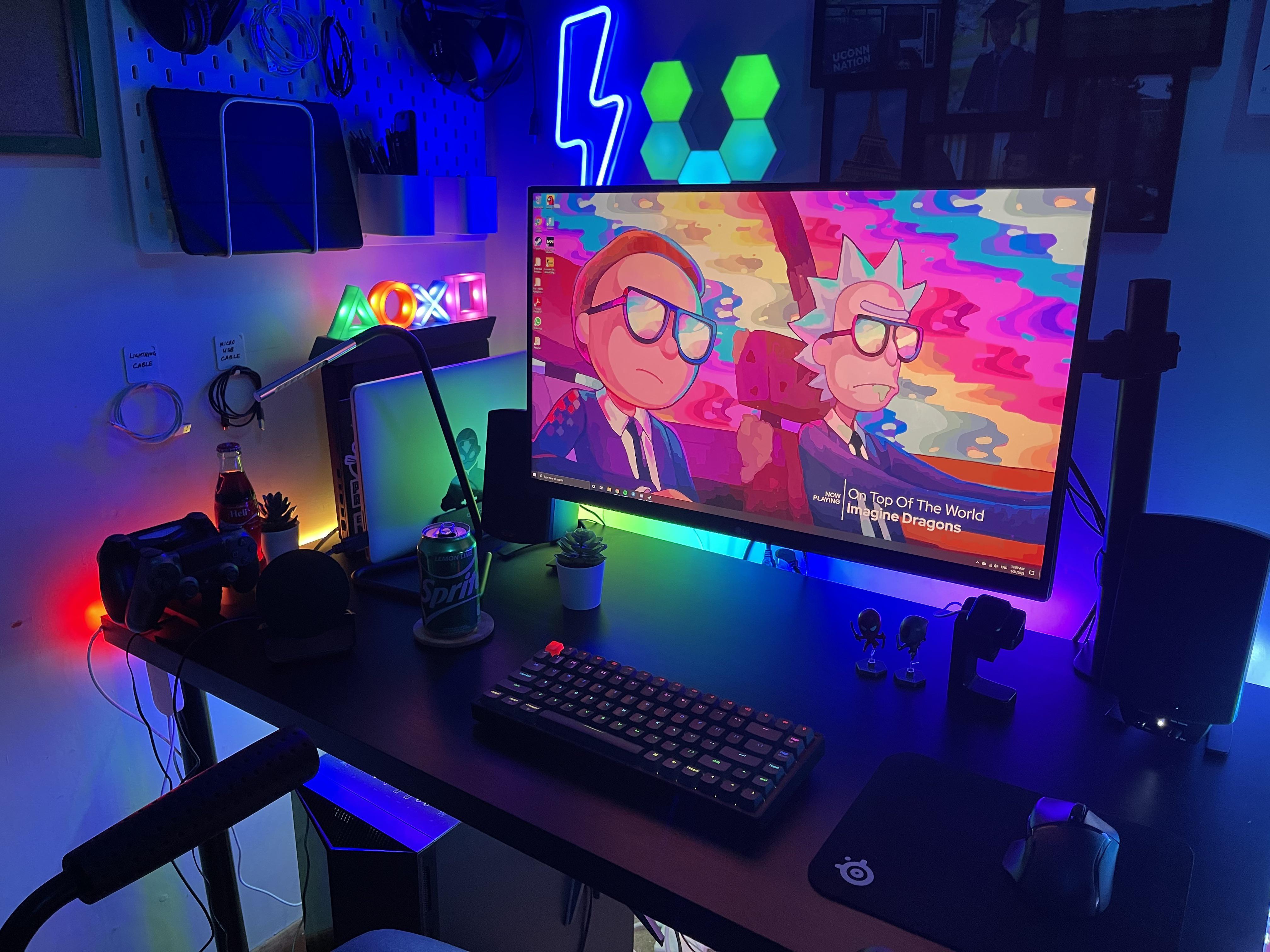 Finally installed a monitor arm | Scrolller