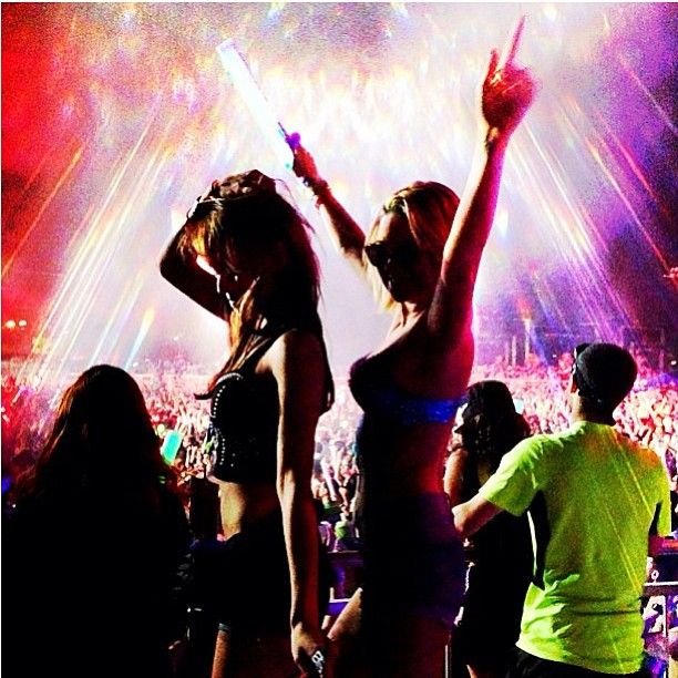 Finger Guns A'Blazin | Scrolller