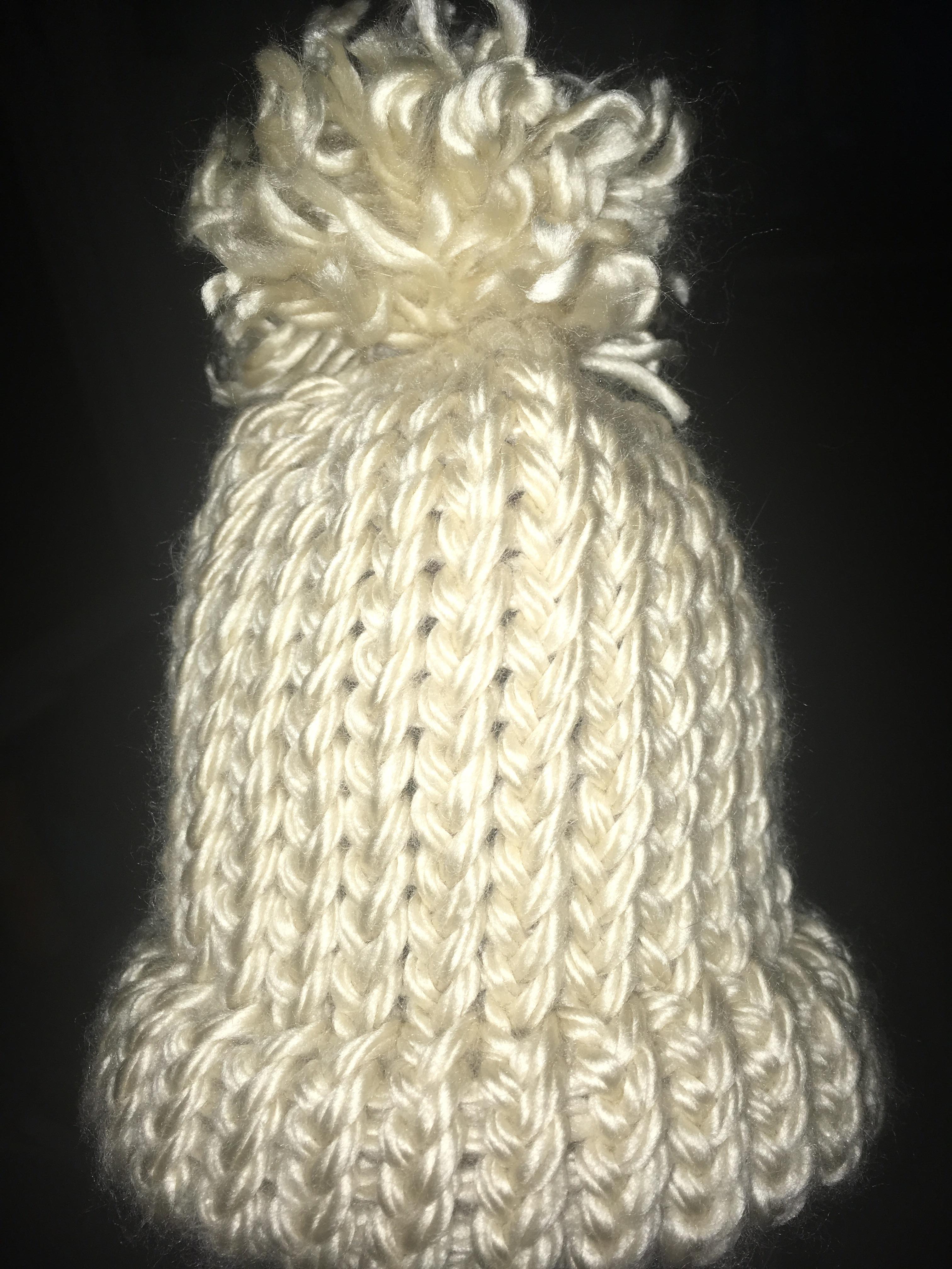 finished baby hat! | Scrolller