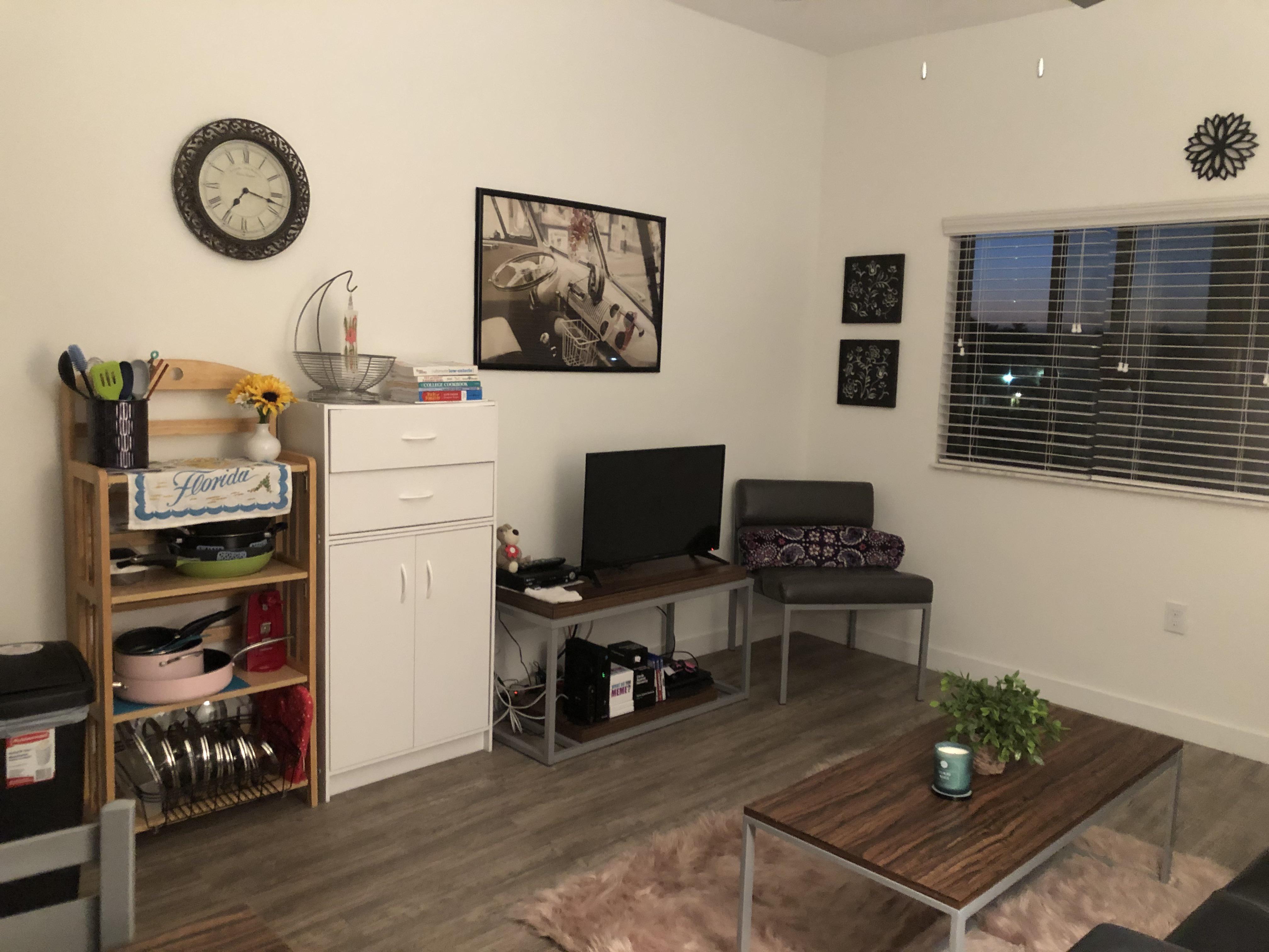 Finished decorating my student apartment | Scrolller