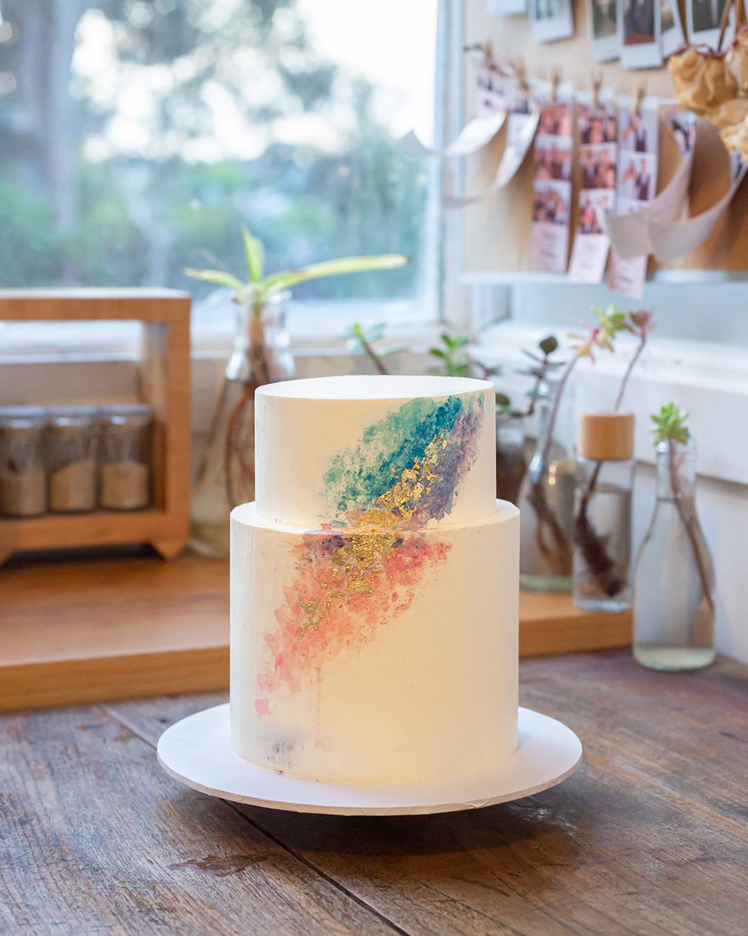 Chocolate flavour cake soaked in coffee with vanilla buttercream | Scrolller