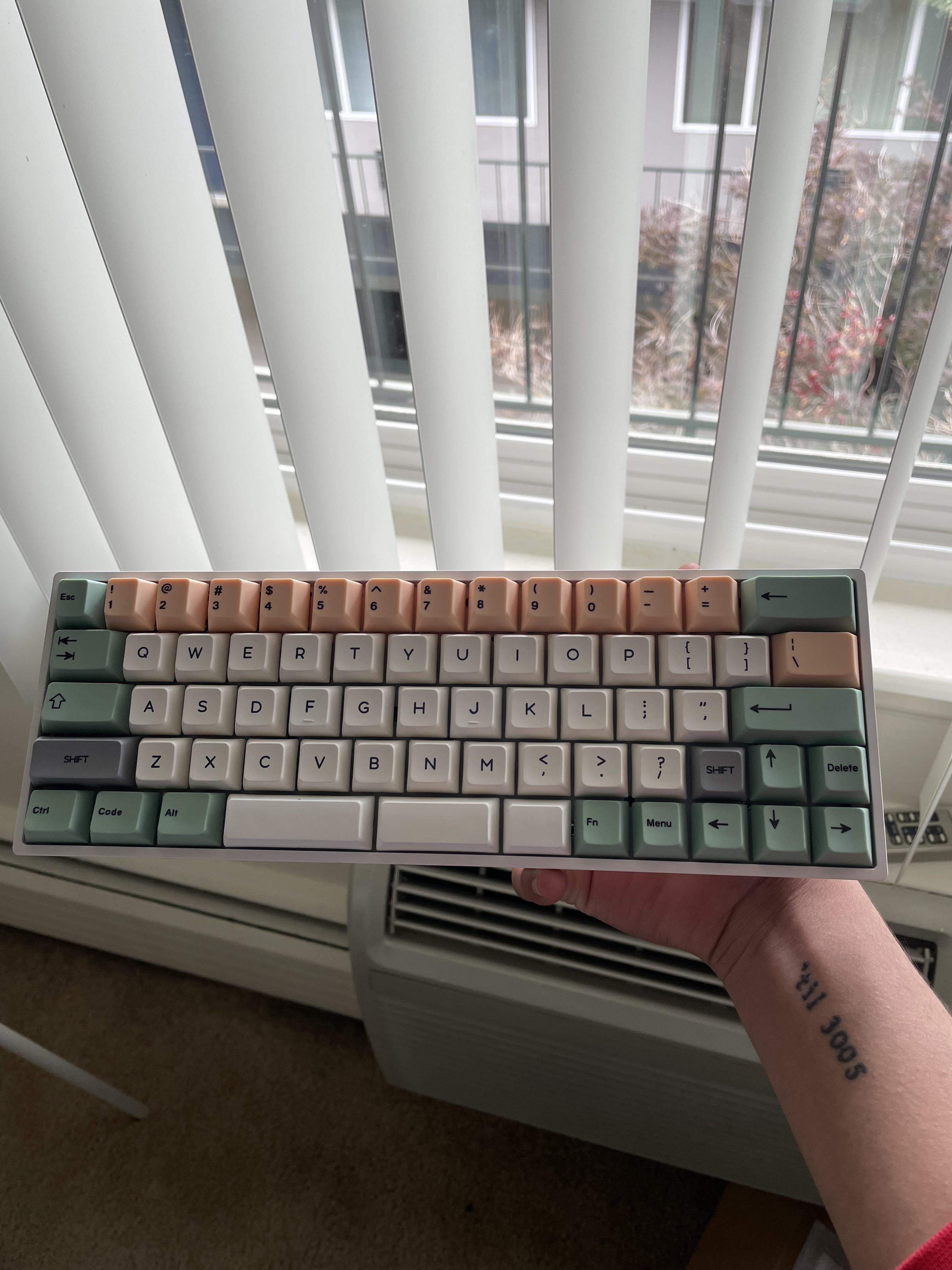 first custom keeb | Scrolller