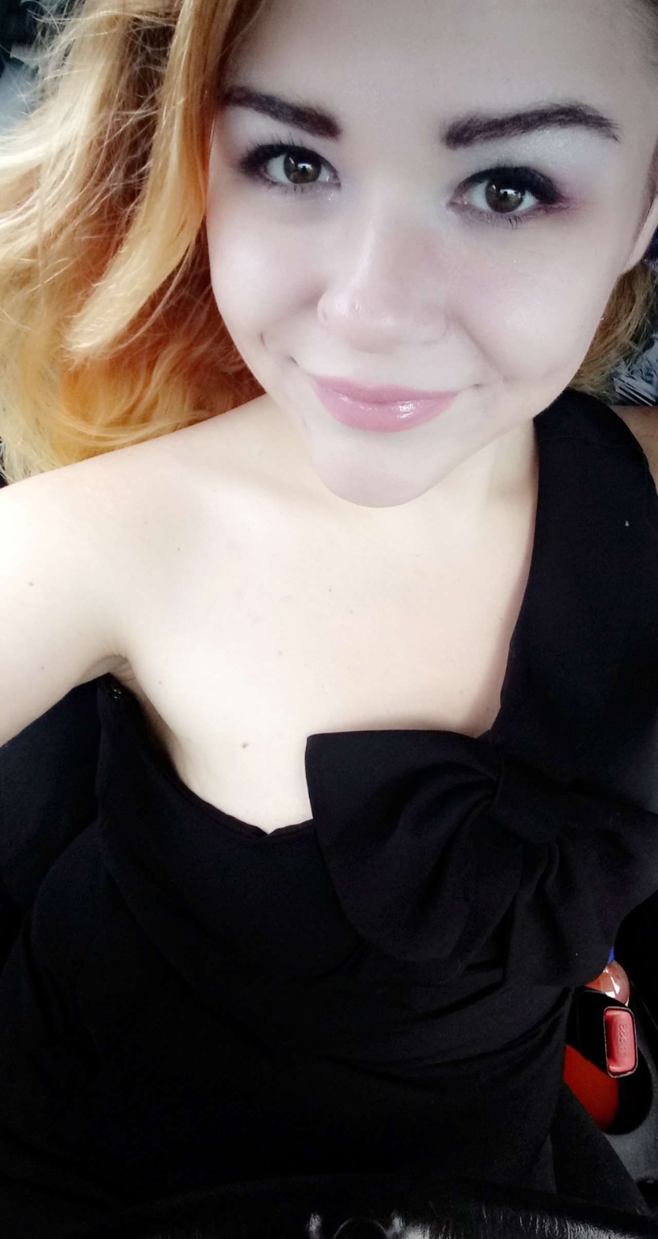 First Impression? 💖 | Scrolller