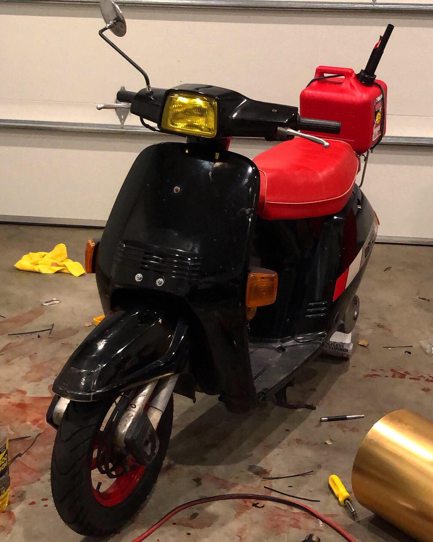 First scooter: 1985 aero 50 | Scrolller