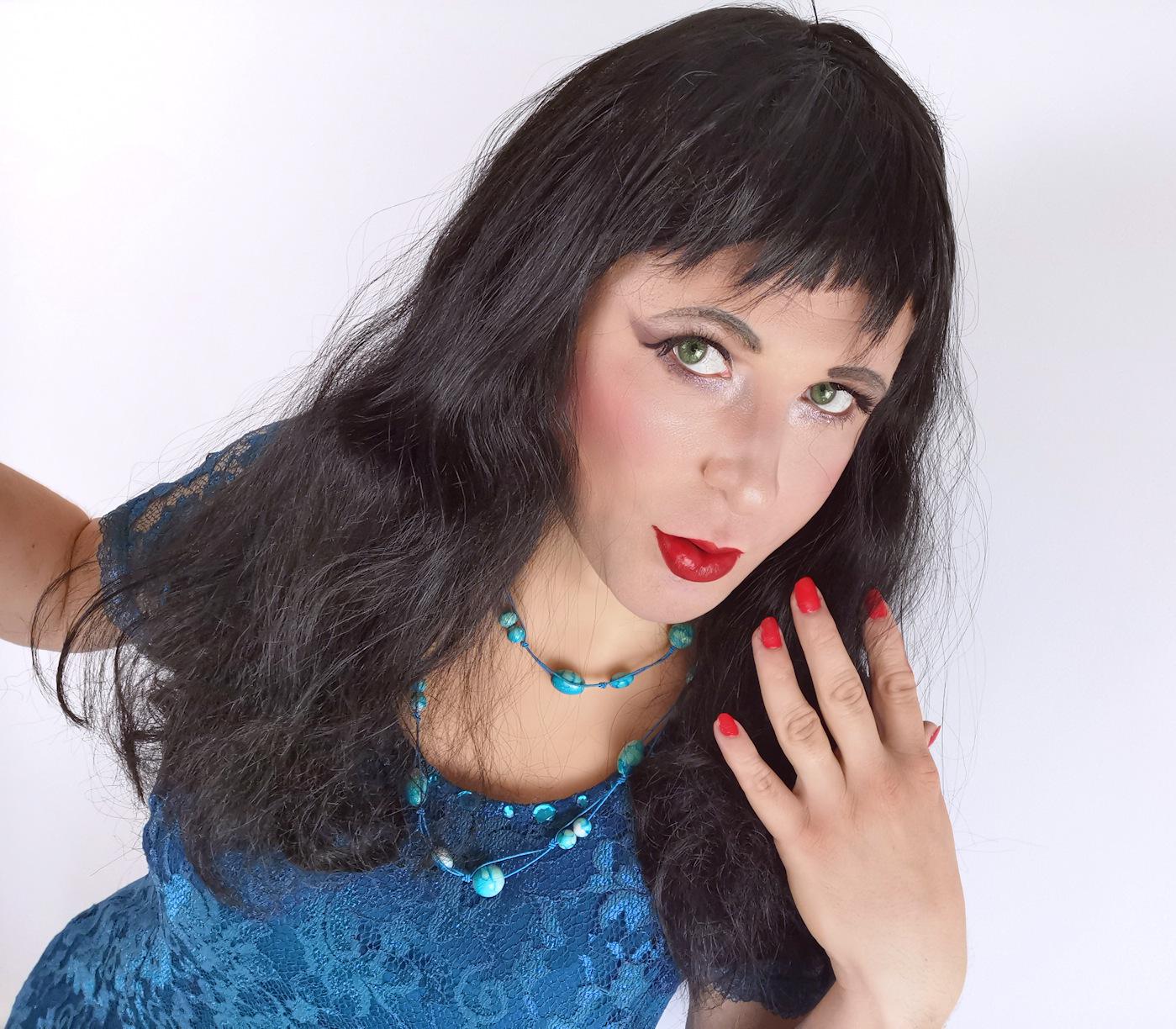 First time ever wearing a black wig! 🖤 | Scrolller