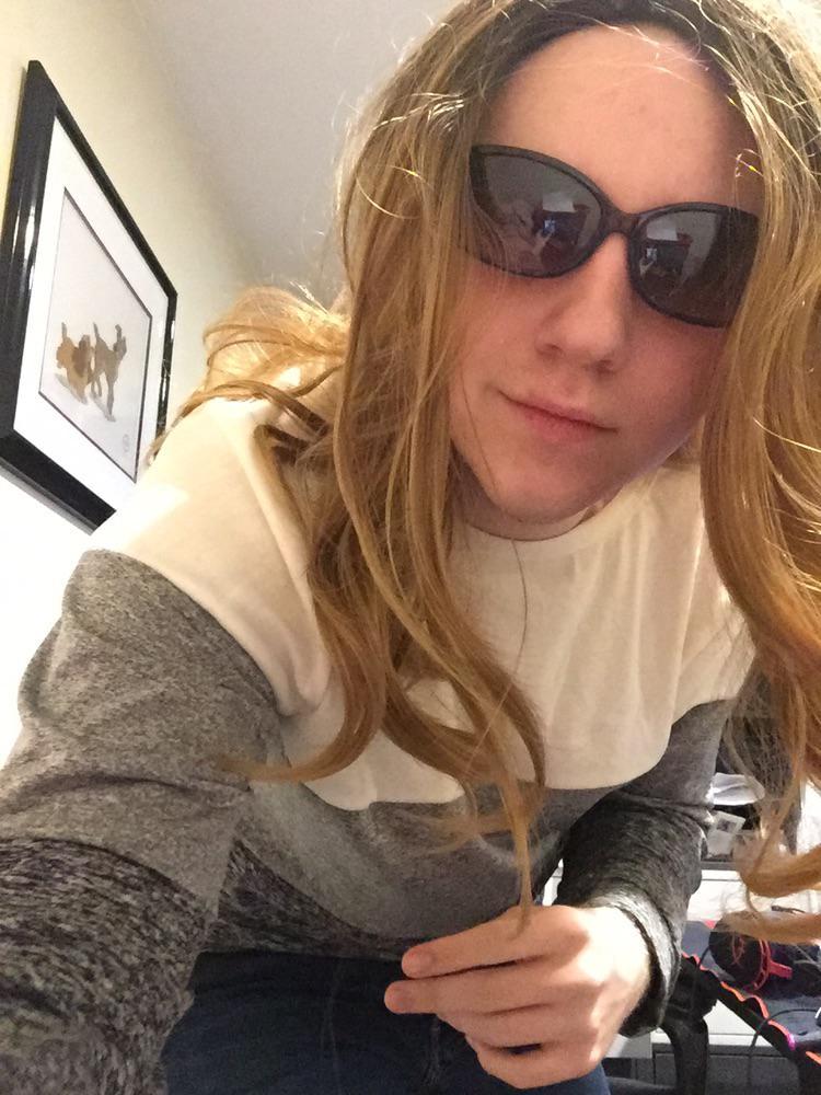 First time here, how do I look? | Scrolller