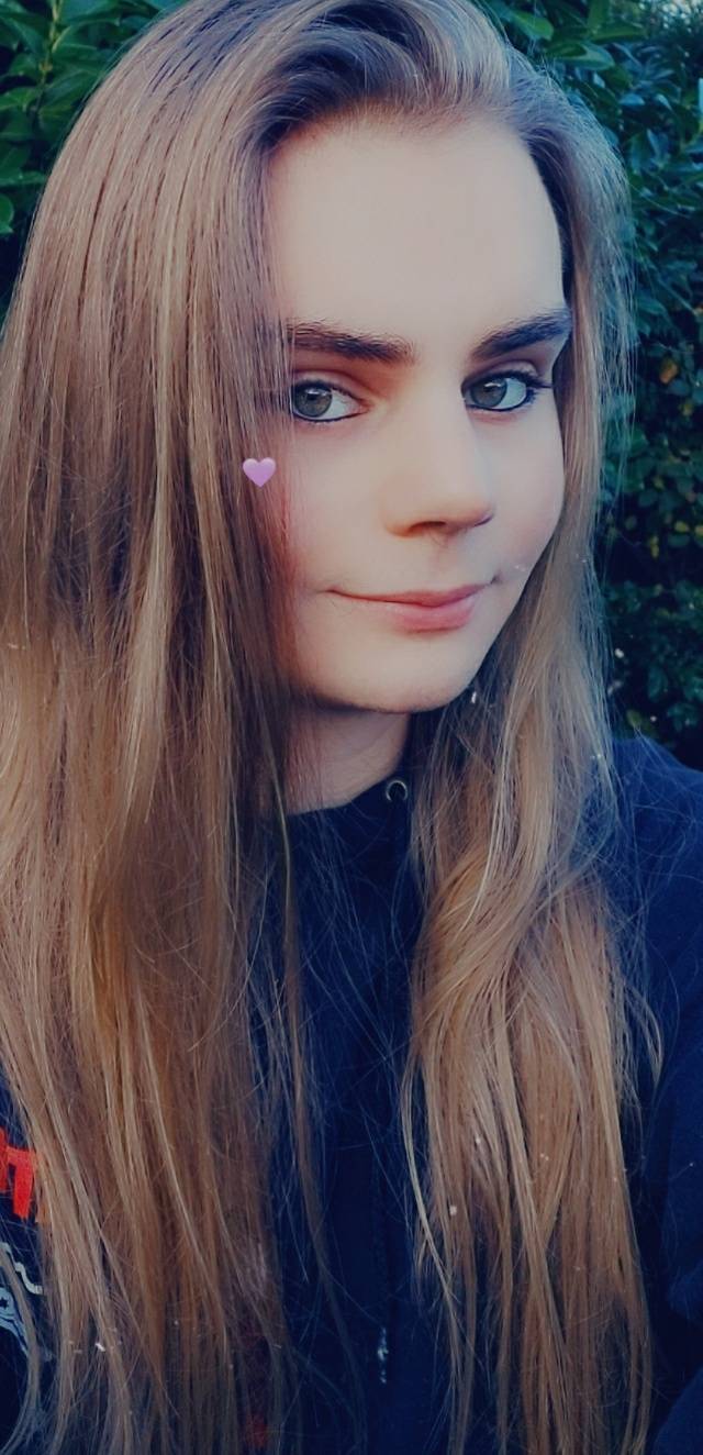 First time I'm confident enough to post a picture here, please don't be mean 👉👈 | Scrolller