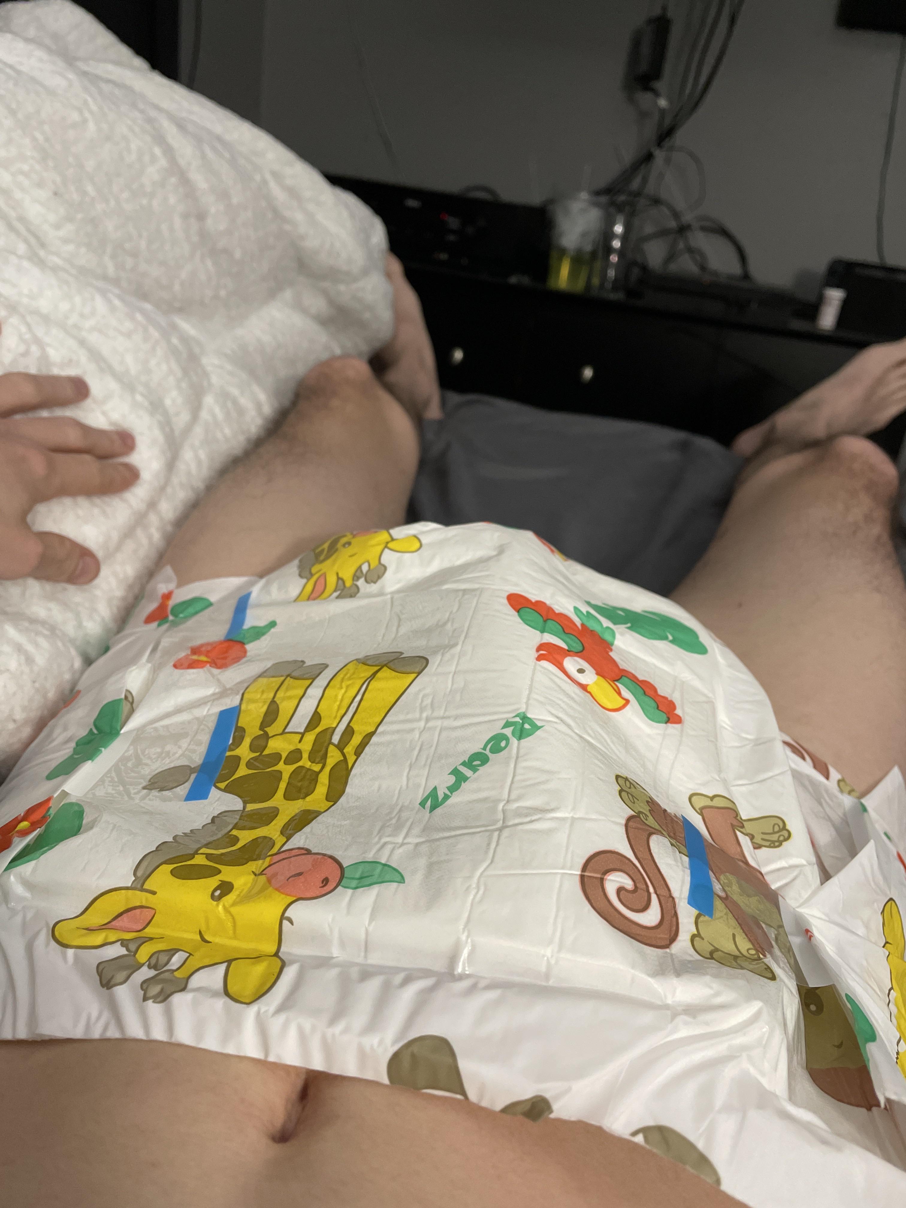 First time in abdl diapers 😅😊😋 | Scrolller