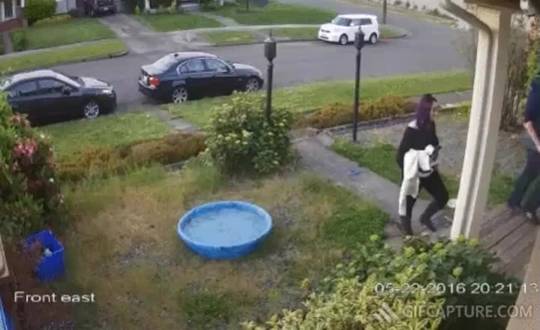 First time meeting his parents. | Scrolller