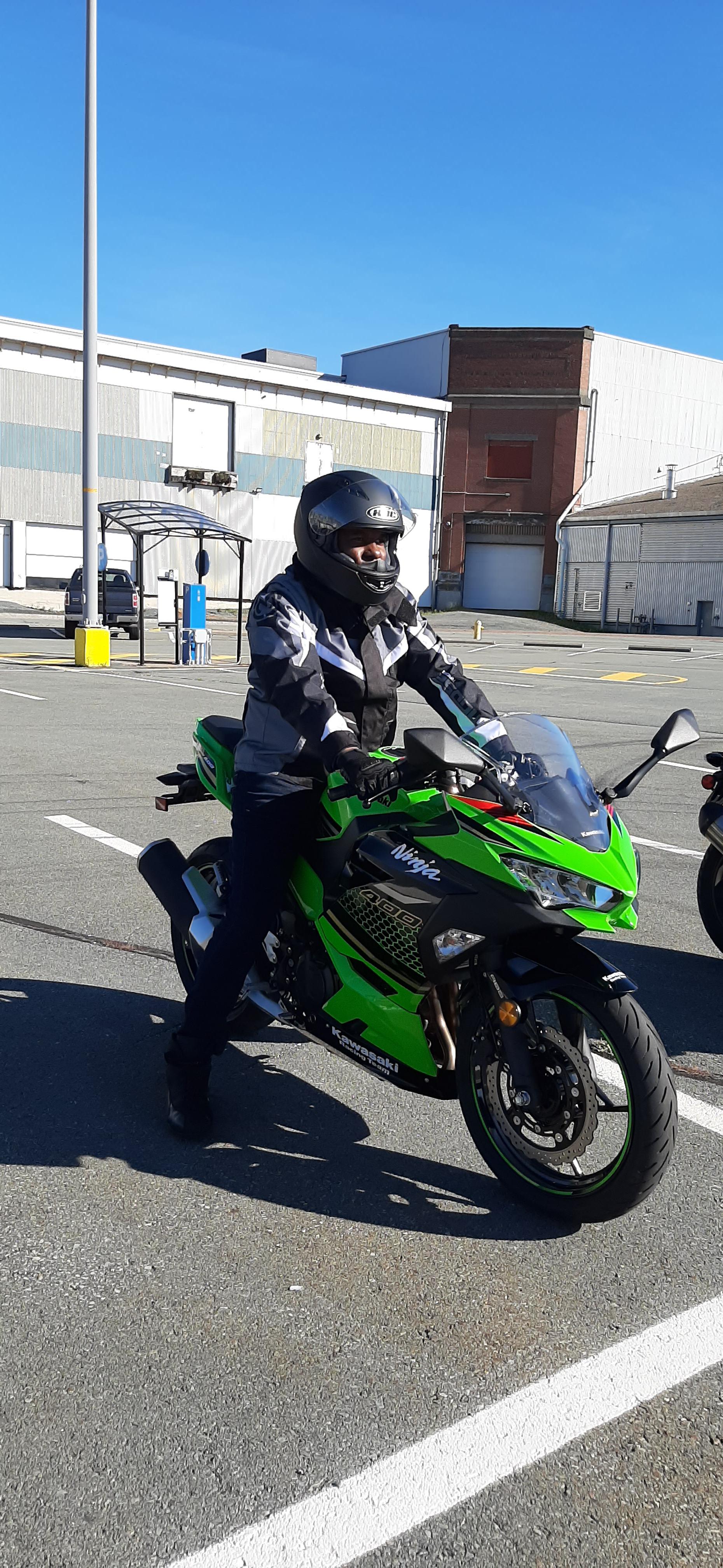 First time on the Kawasaki | Scrolller