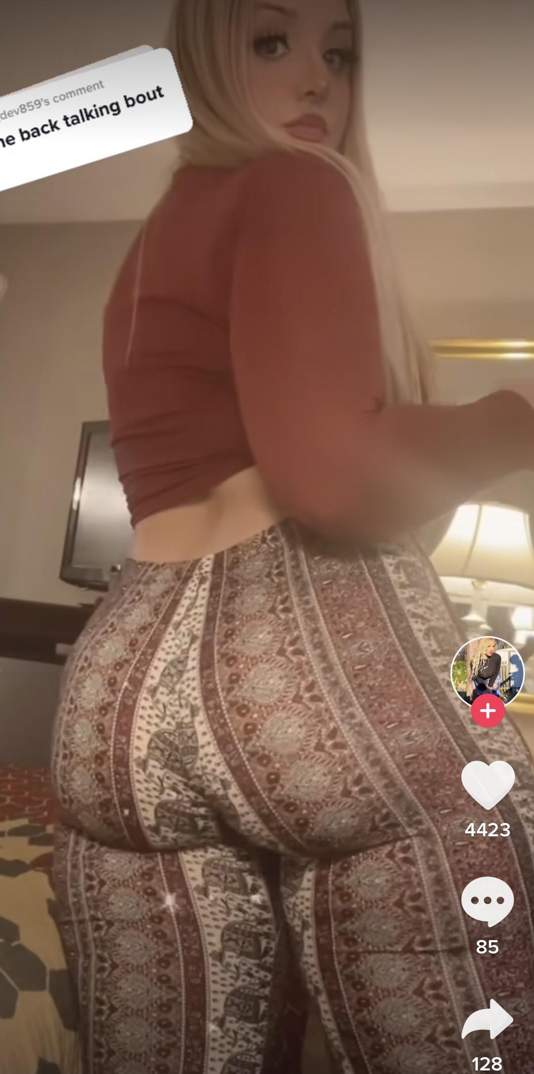 First time posting here. Blessing everyone with this beautiful woman I know | Scrolller