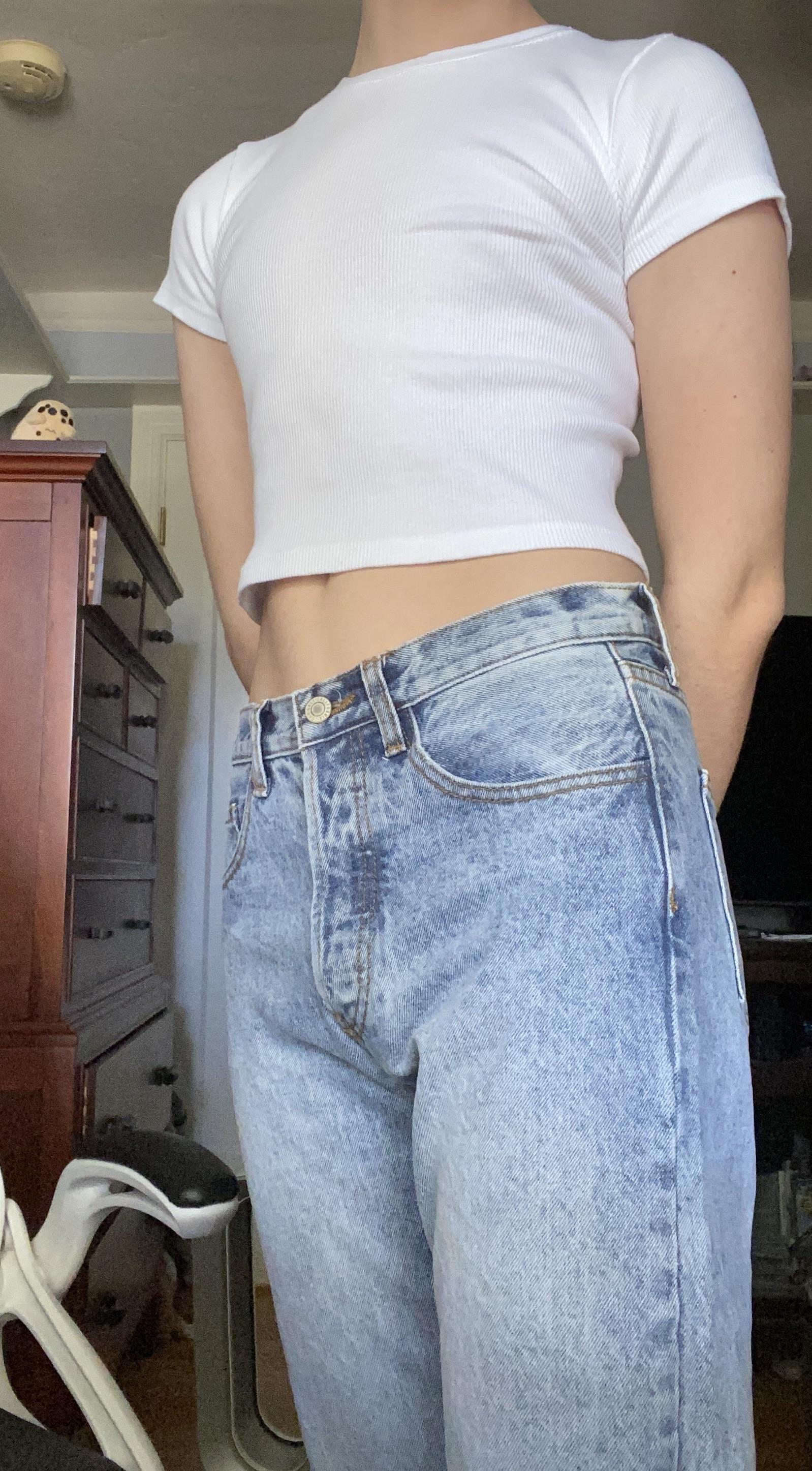 first time wearing a crop top! | Scrolller
